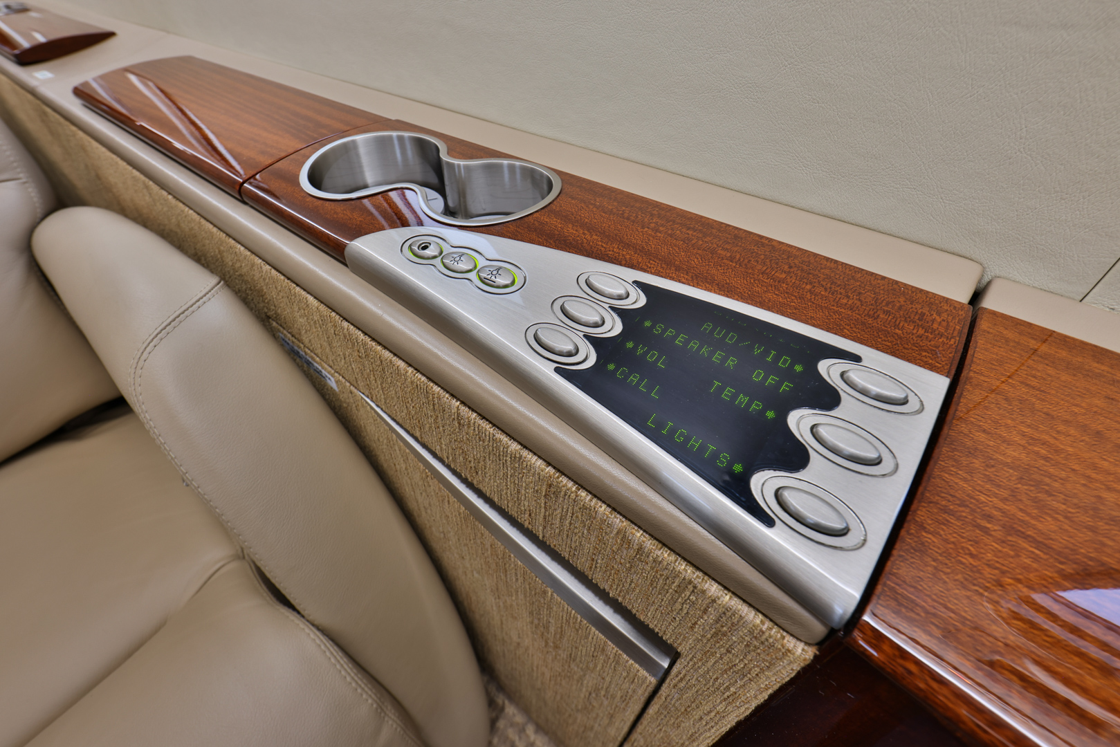 2005 Challenger 300 sn 20054 - CFS Jets