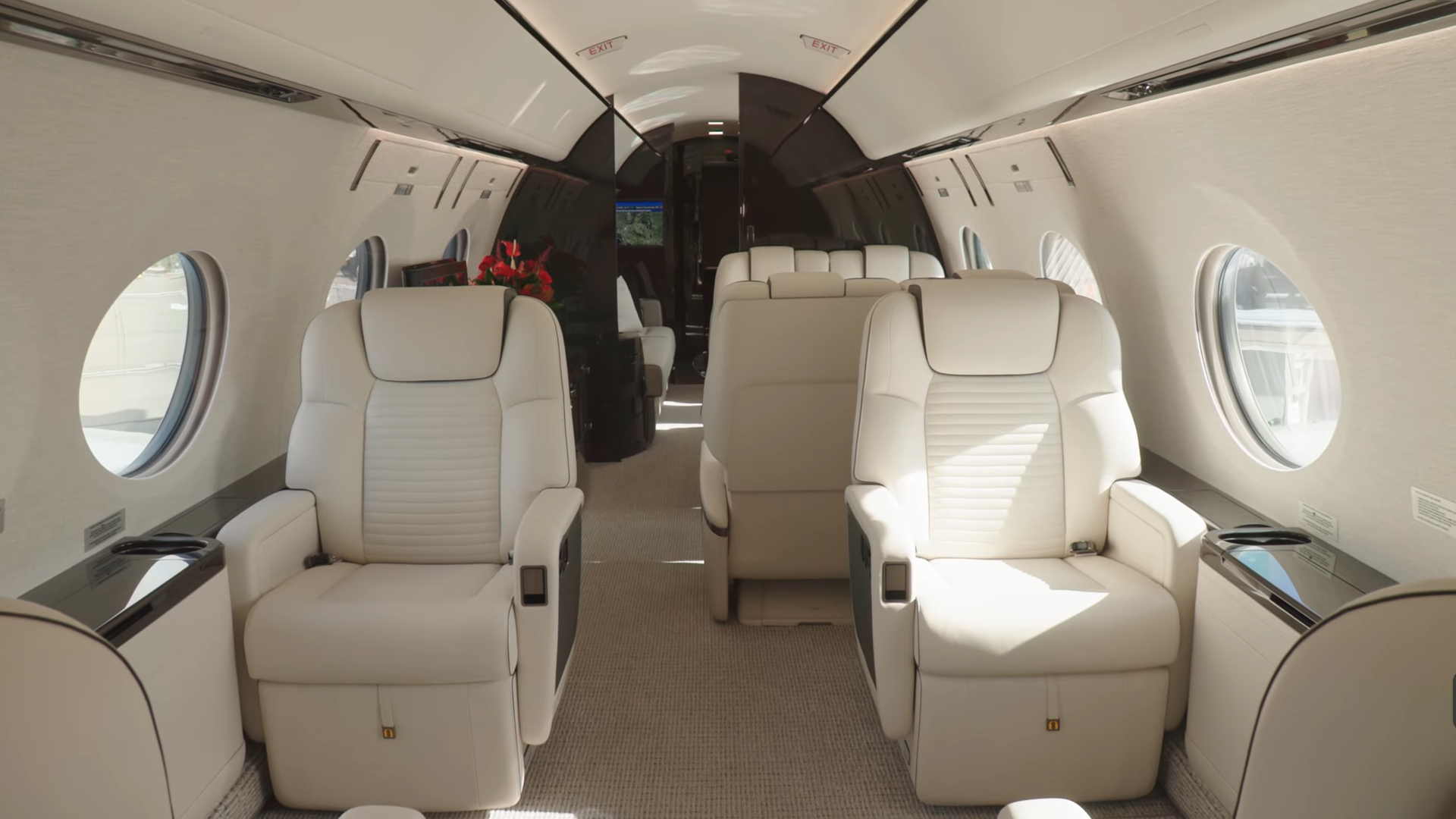 Gulfstream G600 Ultra-Long-Range Business Jet Interior Tour - CFS Jets